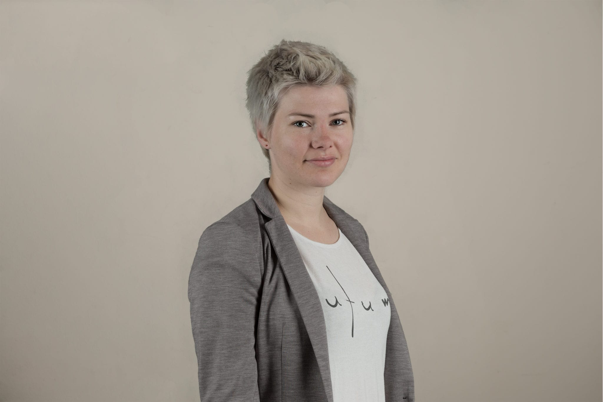 Anna Djurhuus - Føroya Tele